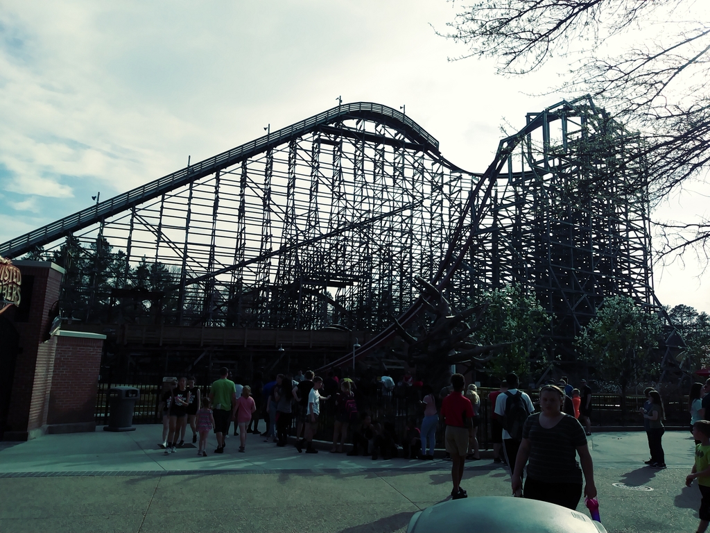 Review: Twisted Timbers at Kings Dominion – Coaster Critic
