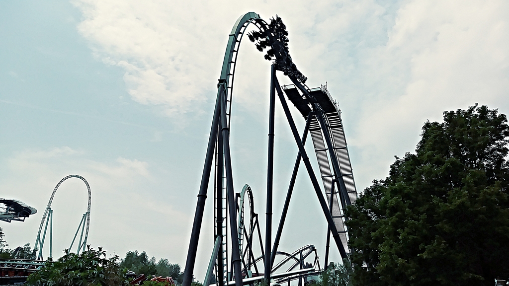 Review: The Swarm at Thorpe Park – Coaster Critic