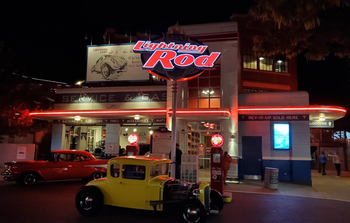 Review: Lightning Rod at Dollywood – Coaster Critic