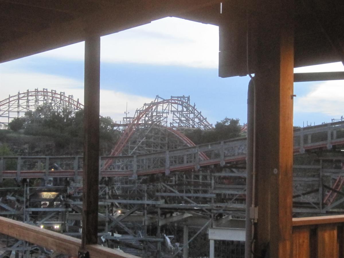 Showdown: Iron Rattler vs. Outlaw Run – Coaster Critic