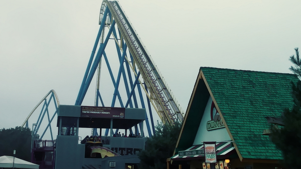 Showdown: Diamondback vs. Nitro – Coaster Critic