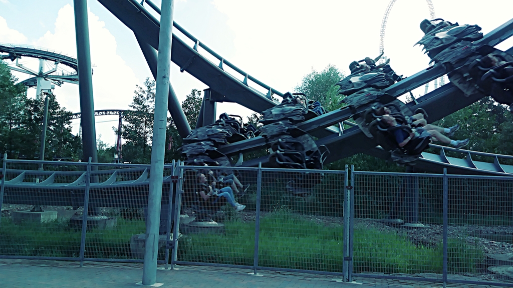 Review: The Swarm at Thorpe Park – Coaster Critic