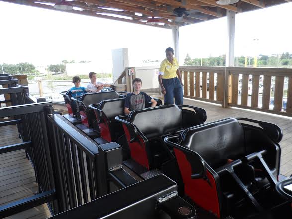 White Lightning Roller Coaster Train – Fun Spot – Coaster Critic